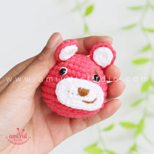 Tiny amigurumi Lotso bear free crochet pattern - Amivui Studio