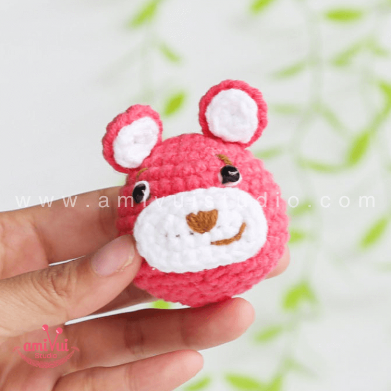 Tiny amigurumi Lotso bear free crochet pattern - Amivui Studio