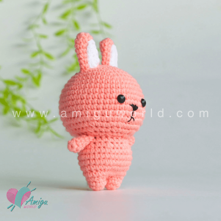Cute bunny free amigurumi crochet pattern