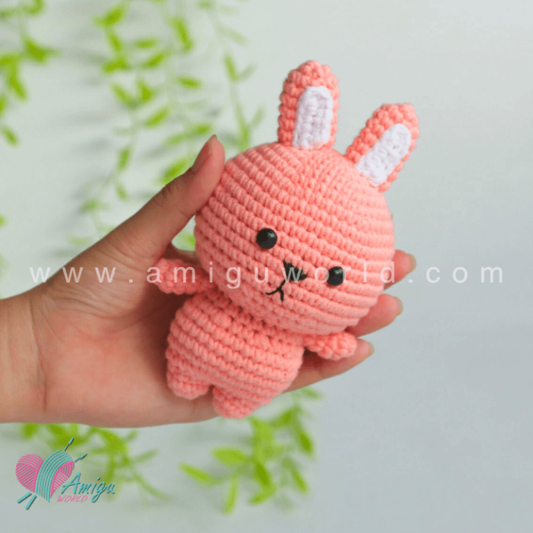 Cute bunny free amigurumi crochet pattern