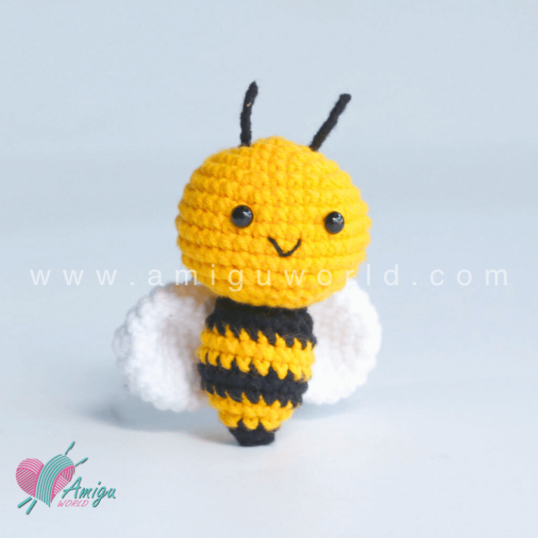 Little bee keychain free amigurumi crochet pattern